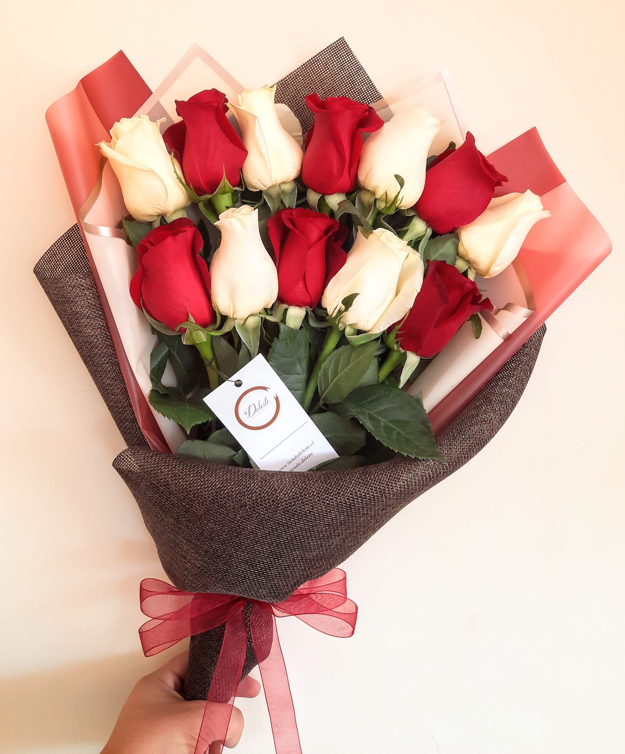 Ramo extendido 12 rosas – Deleite Ramo extendido 12 rosas – Deleite